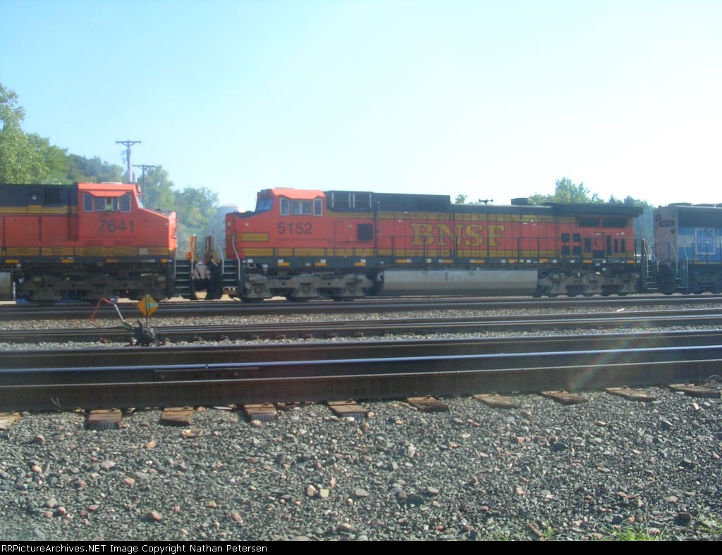 BNSF 5152
